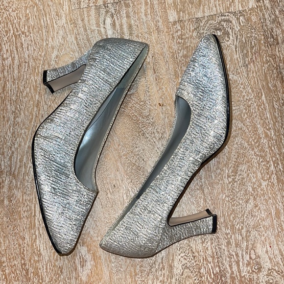 Pierre Dumas | Shoes | Pierre Dumas Shoes Size 8 2 Vintage Lame ...